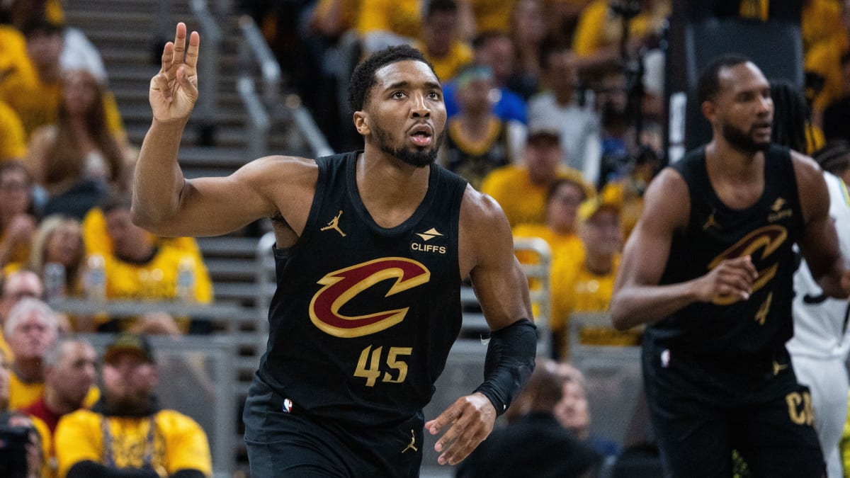 NBA: Auf Augenhöhe mit LeBron und Jordan: Mitchell schreibt Playoff ...