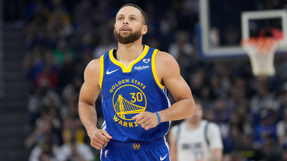NBA - "Auf einem Peak": Curry überrascht mit außergewöhnlicher Form | basketball-world