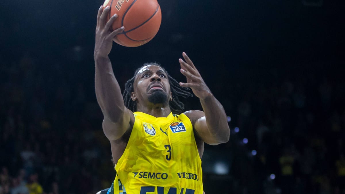 Meiste Punkte seit 32 Jahren: Ex-NBA-Profi Clemons fügt Trier erste ...