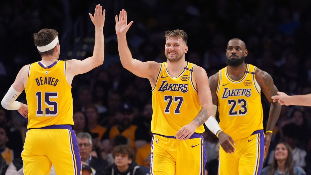 NBA - "LeBron spielt nicht gern mit Luka": James und Reaves unzufrieden ...